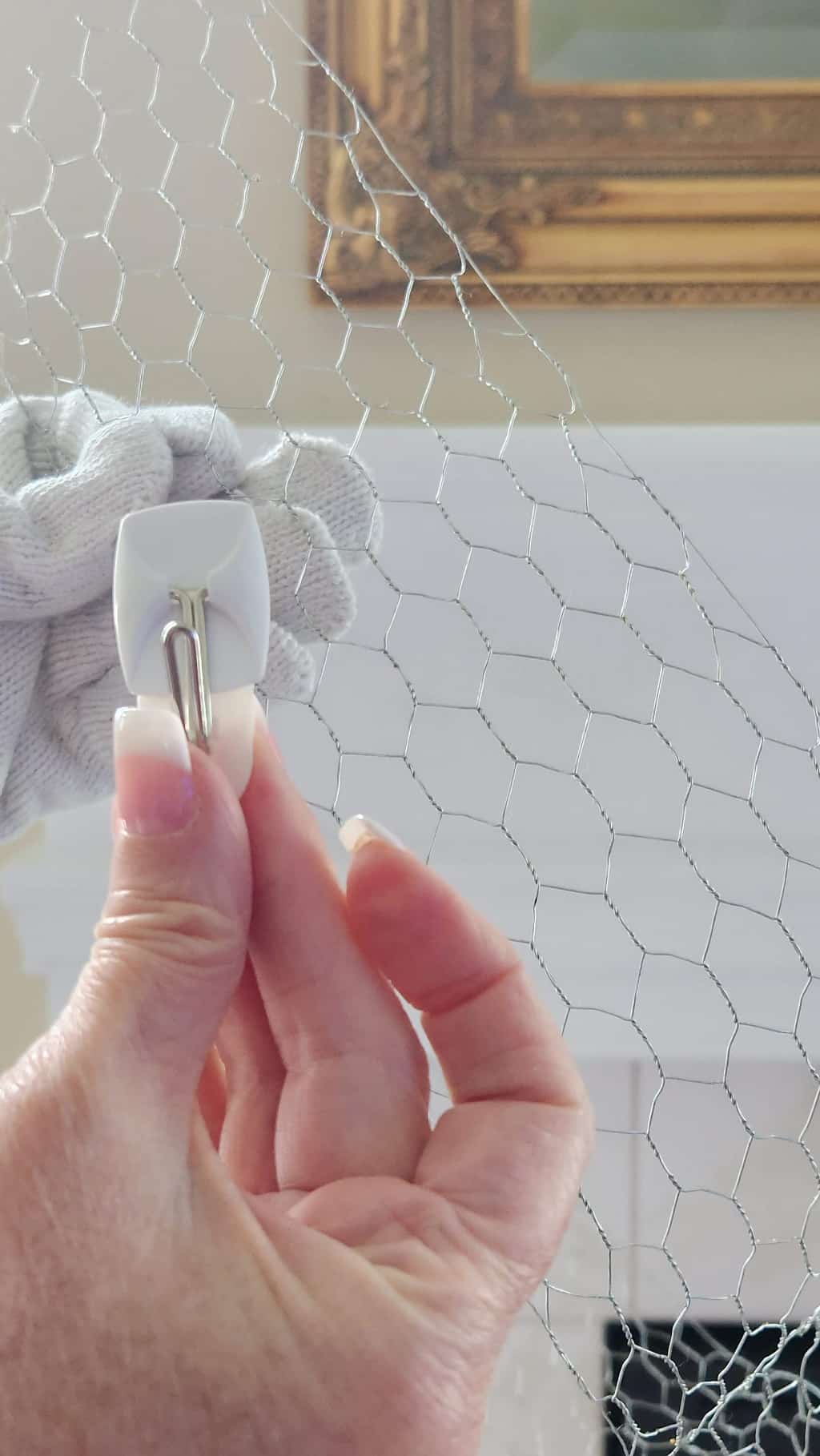 How to Decorate Your Mantle Using Chicken Wire